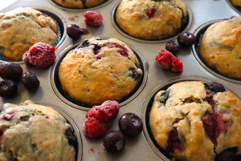 Easy & Healthy Blueberry Raspberry Muffins – Simple Little Moments