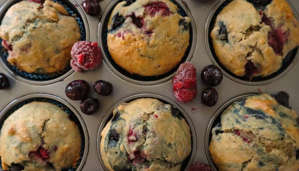 Easy & Healthy Blueberry Raspberry Muffins – Simple Little Moments